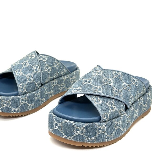 Gucci | Shoes | Gucci Gg Monogram Supreme Angelina Platform Slides ...